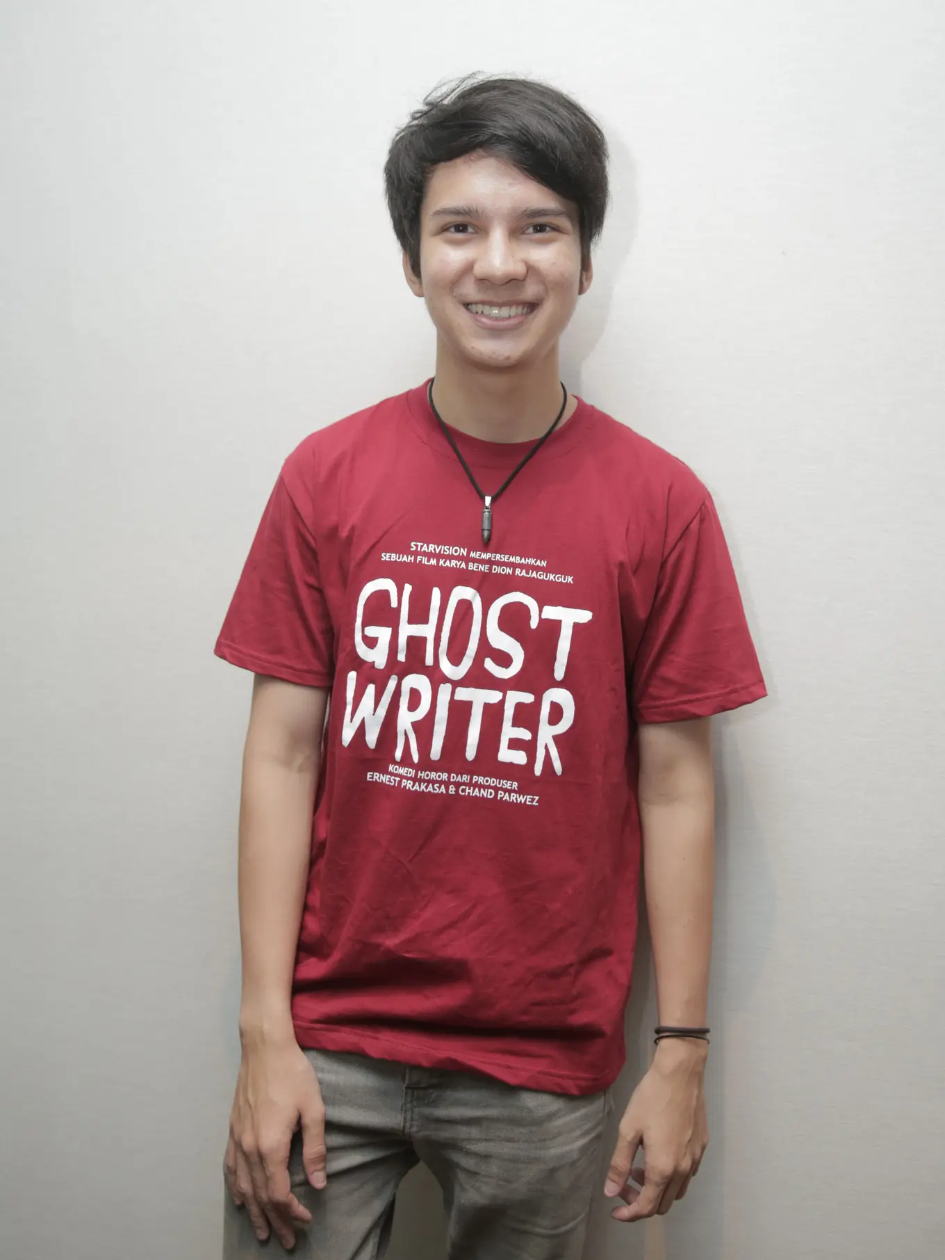 4 Pengalaman Tak Terlupakan Endy Arfian Saat Bintangi Film Ghost Writer ...