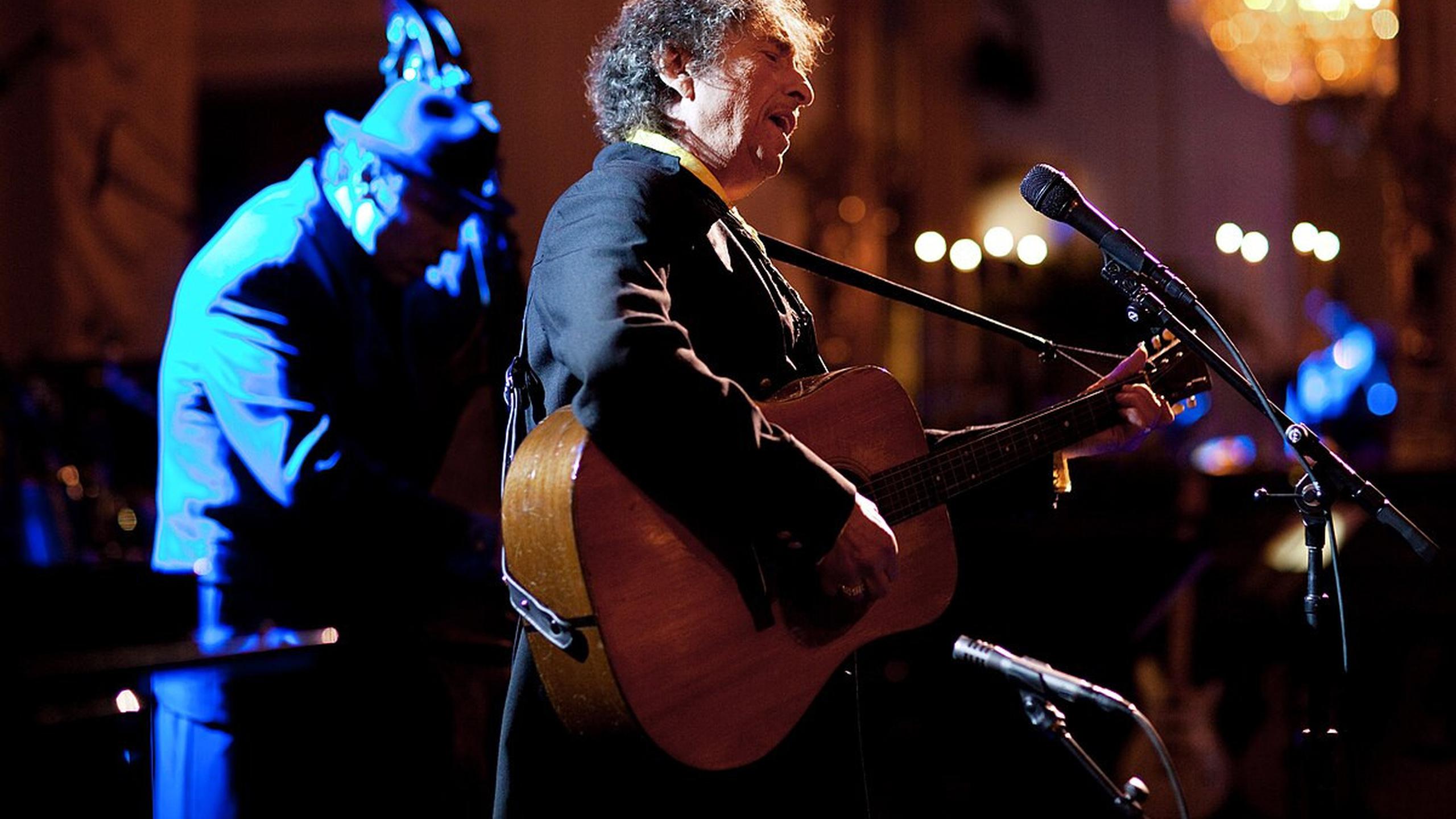 Bob Dylan: Legenda Musik yang Mengubah Dunia dengan Karya dan Inspirasi ...