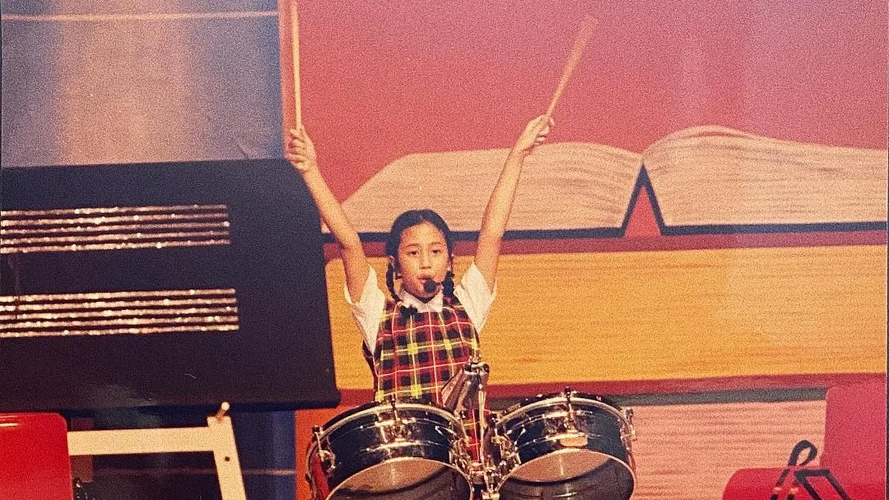 Potret Sherina Kecil Hingga Dewasa yang Dekat dengan Musik, Aura ...