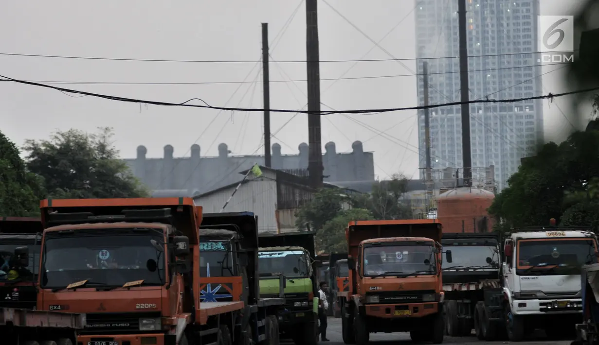 FOTO: Asap Buangan Pabrik Perburuk Kualitas Udara di Ibu Kota - Foto ...