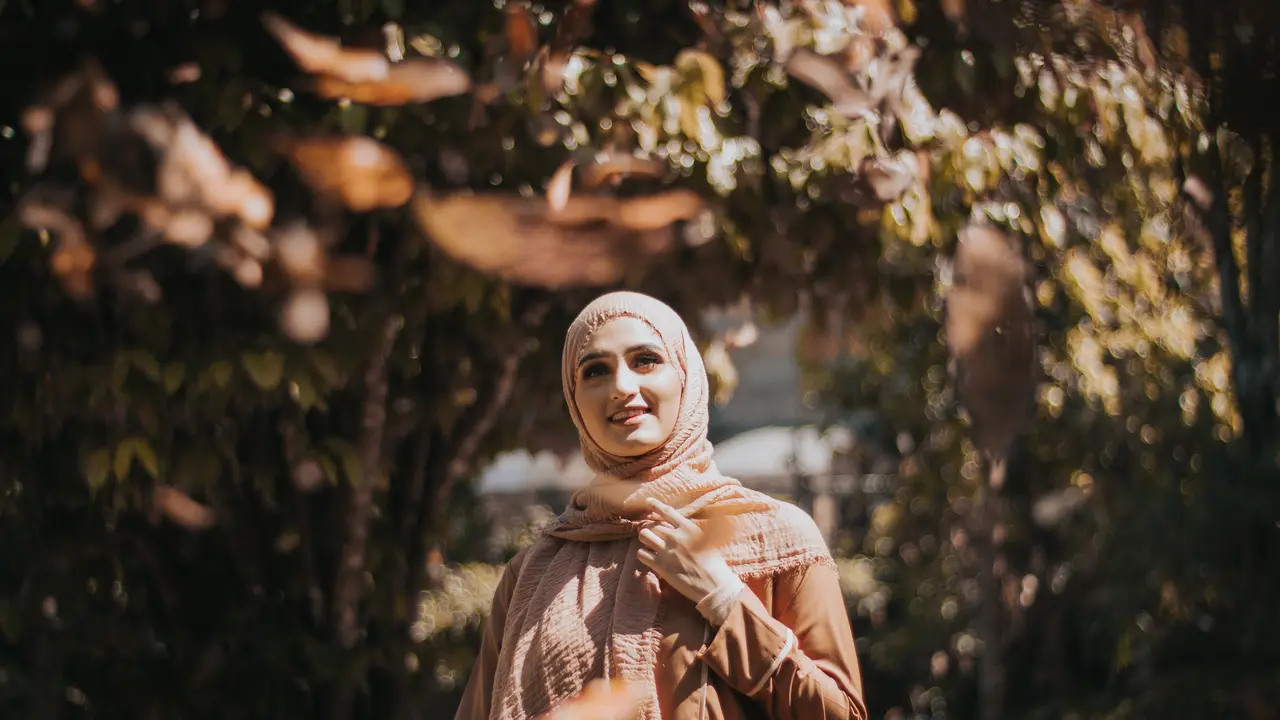 Batasan Aurat Perempuan adalah? Ketahui Hadis, Pahala dan Perbedaannya ...