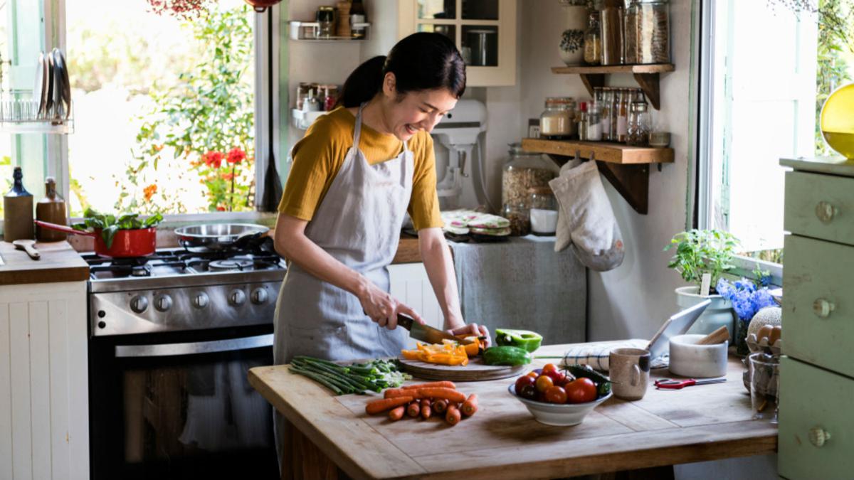 Bikin Momen di Rumah Jadi Beda, Waktunya Masak Menu Baru untuk Keluarga