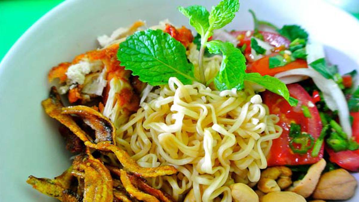 5 Cara Mudah Ubah Mie Instan Jadi Makanan Sehat