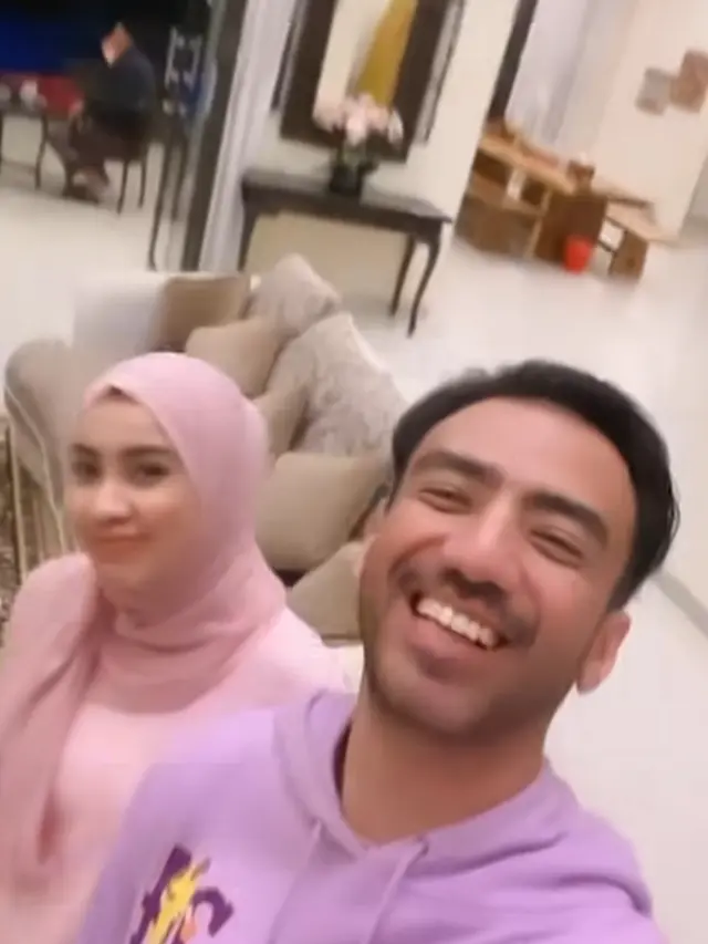 6 Potret Bulan Madu Reza Zakarya dan Amira di Villa Mewah, Romantis Bahagia - Hot Liputan6.com