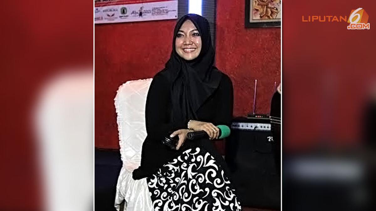 Jadi Moderator Diskusi, Sulis Sempat Grogi - ShowBiz Liputan6.com