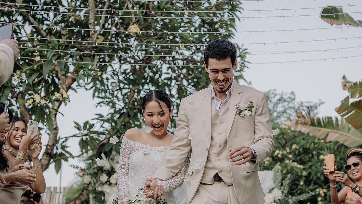 Gelar Pernikahan Usai Melahirkan, Jennifer Coppen Banjir Pujian