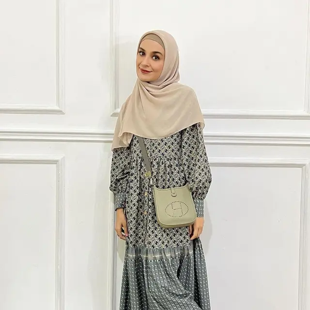 6 Artis Wanita Ini Jarang Muncul di Layar Kaca Usai Hijrah, Tekuni ...