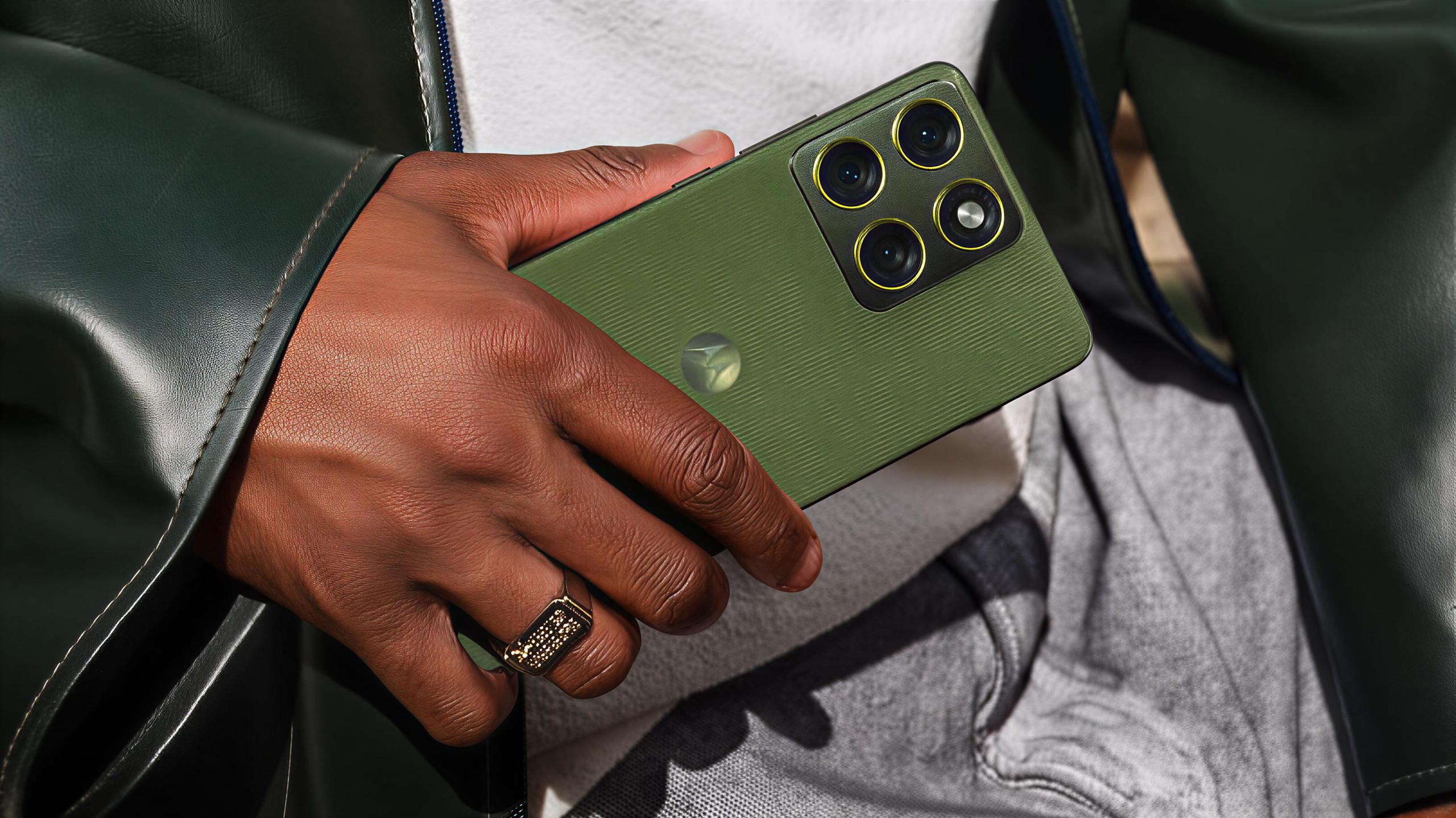 Motorola Siapkan HP Lipat Model Buku, Usung Stylus dan Layar ala Galaxy ...