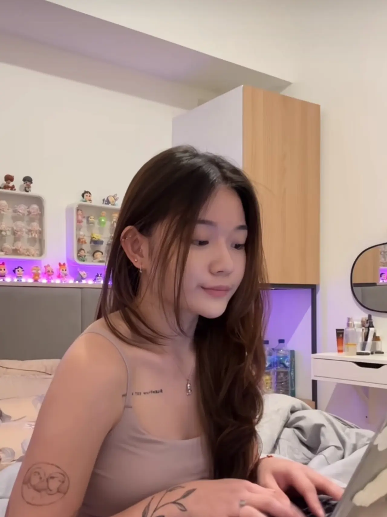 7 Potret Eunice Tjoaa dan Onic Kiboy Diduga Pacaran, Viral Unggah Video Romantis - Hot Liputan6.com