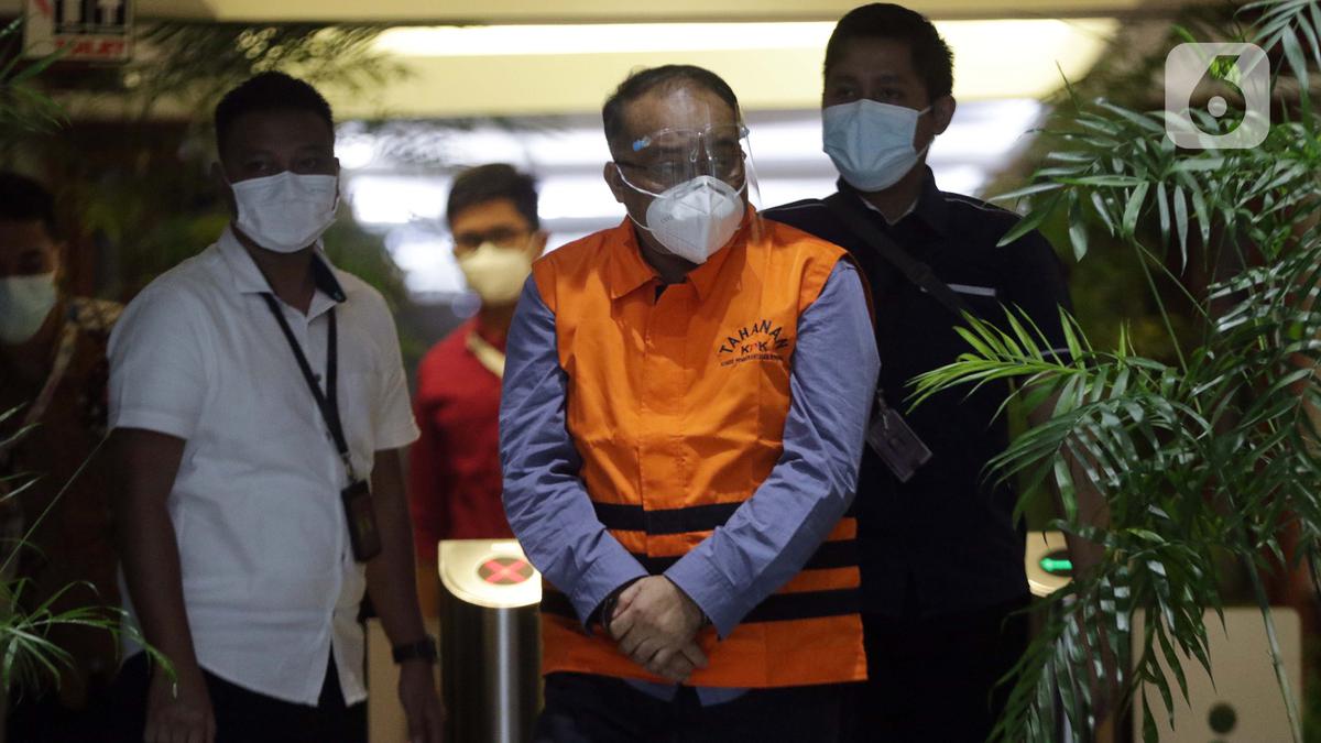 FOTO: Sekda Kota Tanjungbalai Ditahan KPK - Foto Liputan6.com