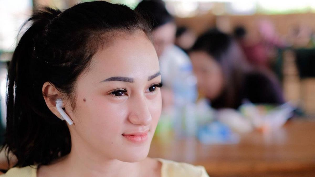 Perjalanan Alka Herlianda dari Model Hingga Jadi Penyanyi - ShowBiz ...