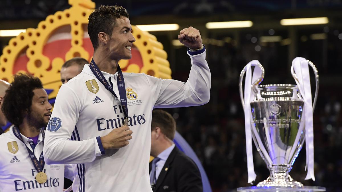 Cristiano Ronaldo dan Zidane Akhiri 2017 dengan Raih Penghargaan