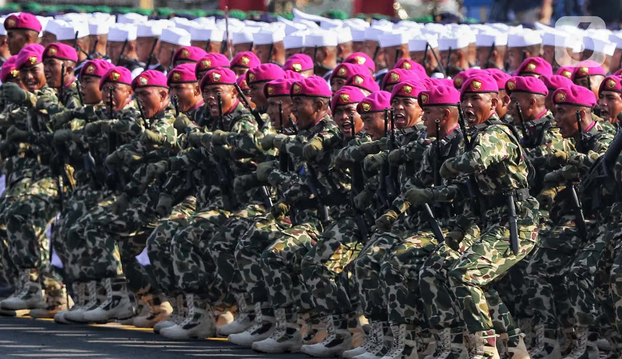 FOTO: 6.806 Prajurit Gabungan Ikuti Parade Upacara HUT ke-74 TNI - Foto ...
