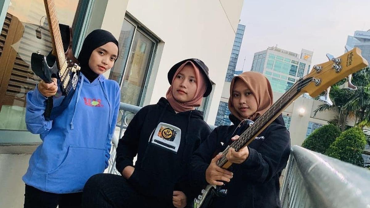 Band Metal Hijab Indonesia, Voice of Baceprot Gelar Tur di Amerika ...