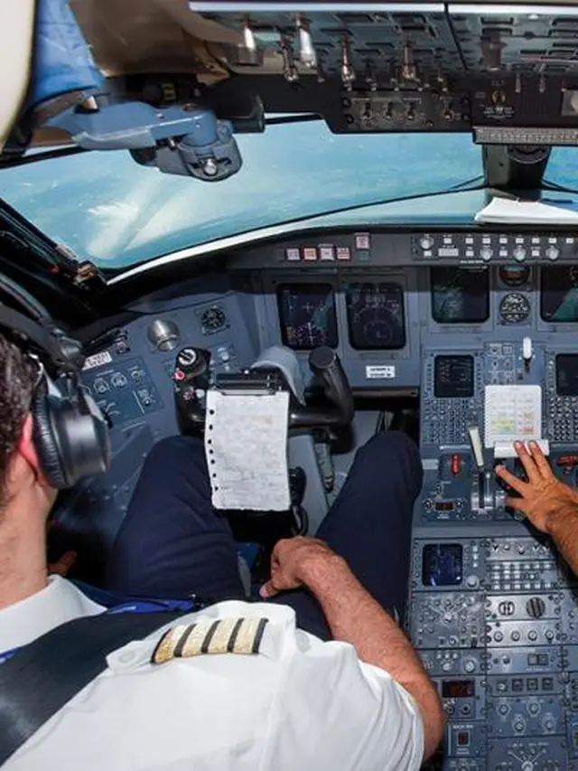 Saat Bertugas, Pilot dan Co-Pilot Ternyata Tidak Makan Menu yang Sama ...