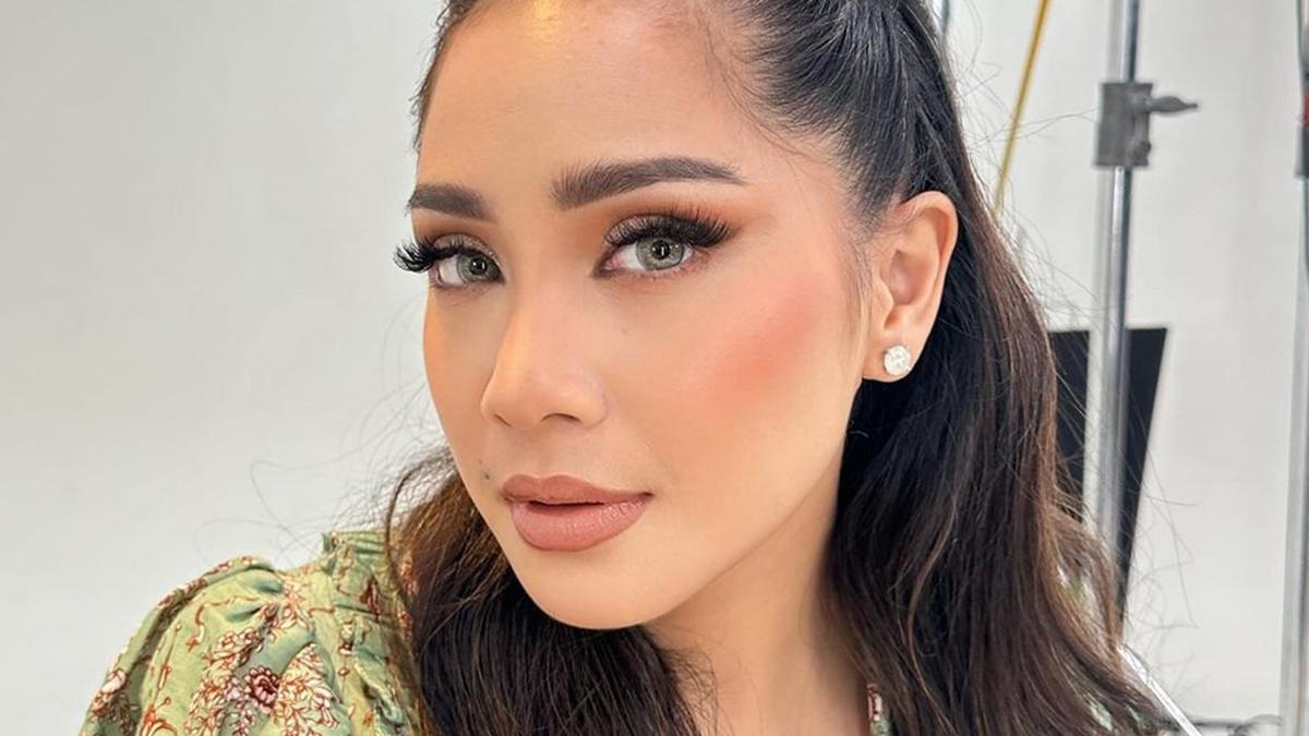 Potret Nagita Slavina dengan Makeup Ala Tasya Farasya, Bikin Pangling - Foto Liputan6.com