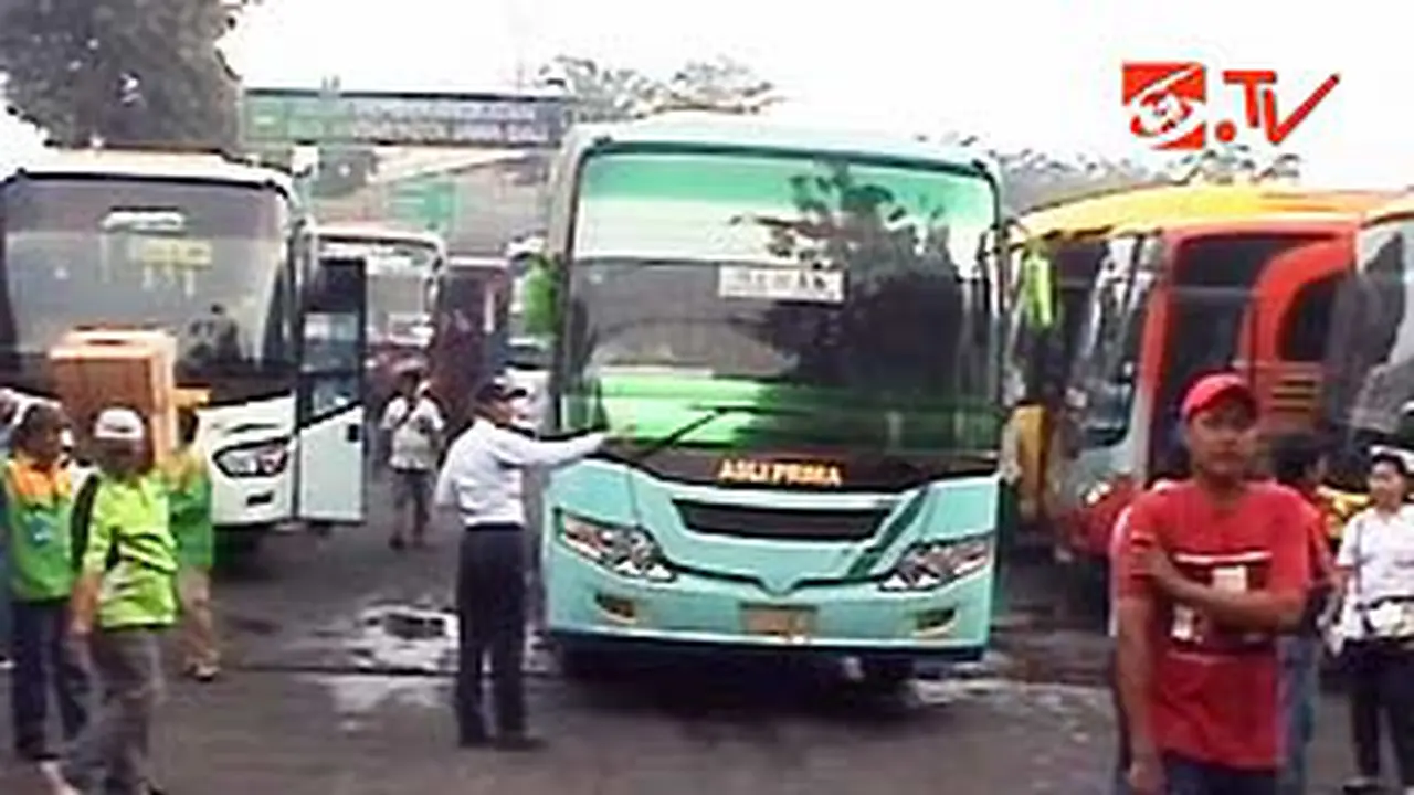 Bus Jakarta-Merak Mulai Dipadati Pemudik - News Liputan6.com
