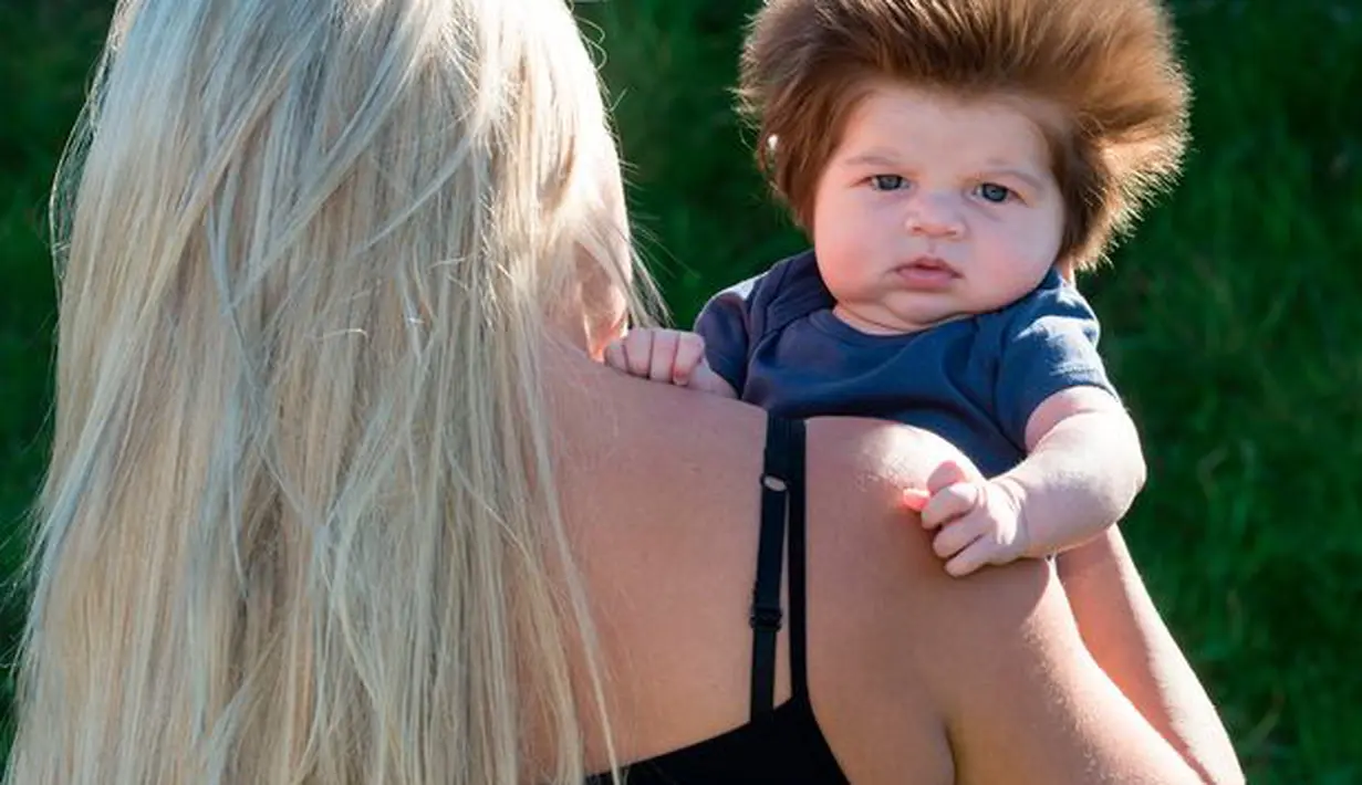 Potret Menggemaskan Bayi Junior Dengan Rambut Super Tebal & Lebat ...