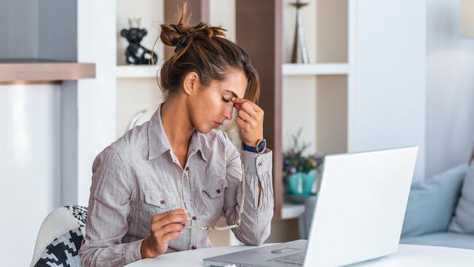 Apa Penyebab Kepala Pusing dan Sering Mual? Cek Di Sini - Health Fimela.com