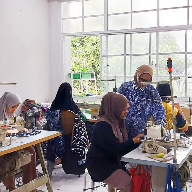 Bukti Nyata Kartini Berkarya, UMKM Dara Baro Ubah Limbah Sisa Kain Jadi ...