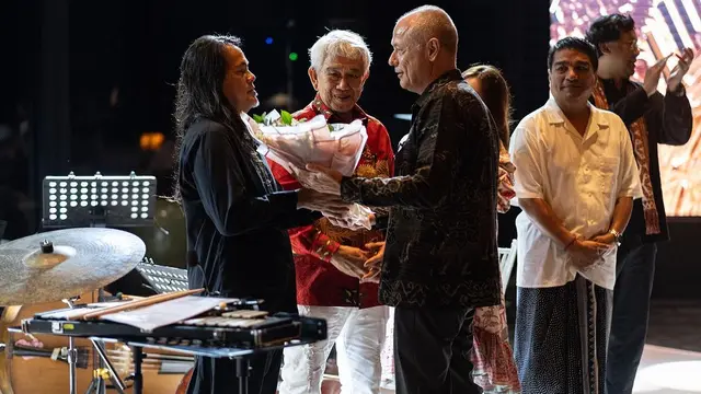 Catatan Aksan Sjuman dari World Premiere Dunia Saat Mata Terpejam ...