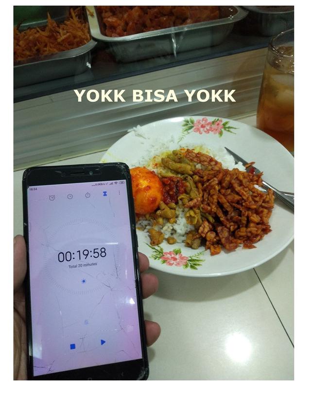 7 Meme Aturan Makan 20 Menit saat PPKM Level 4 Ala Netizen, Ada-ada Saja