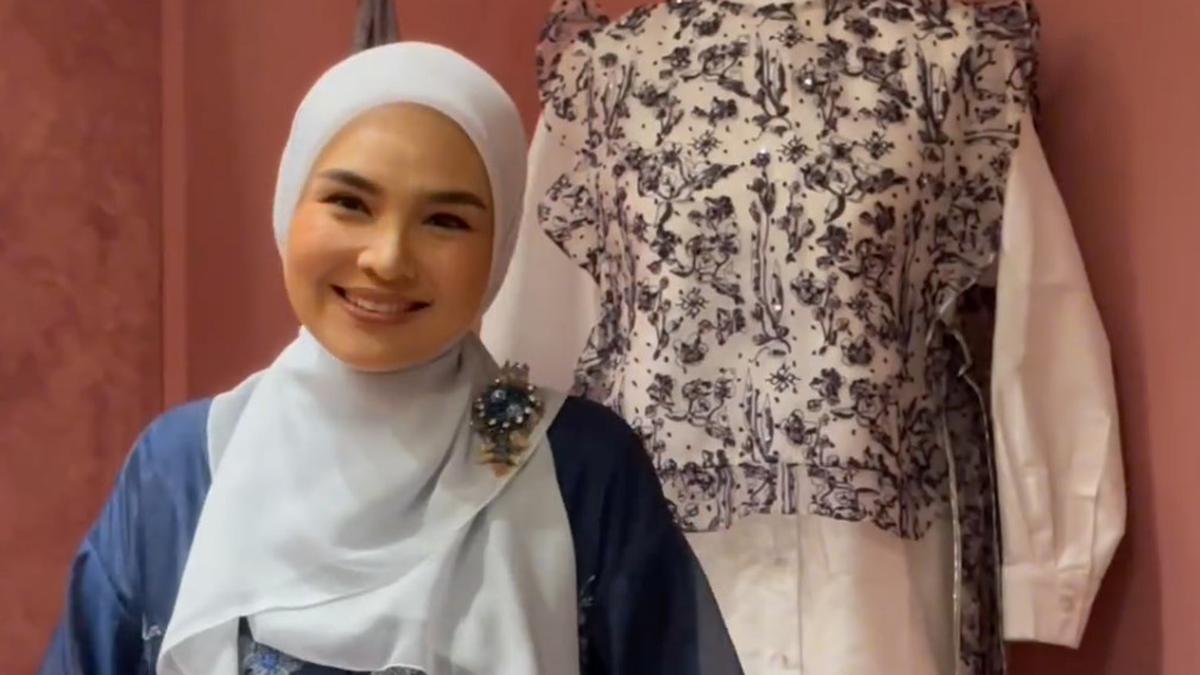 Eksplorasi Desainer Ria Miranda di Dunia Seni, Hadirkan Koleksi ...