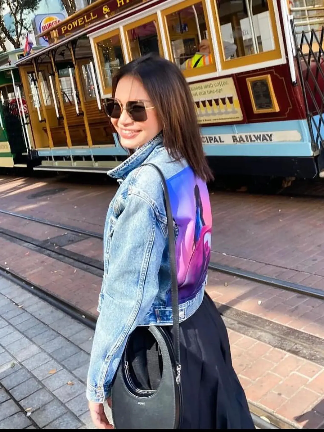 9 Potret OOTD Rossa Liburan di Amerika Bareng Anak, Menawan bak Anak ...