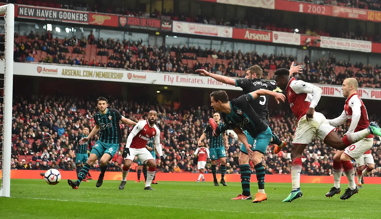 FOTO: Welbeck Semringah Jadi Pahlawan Kemenangan Arsenal atas Southampton - Foto Liputan6.com