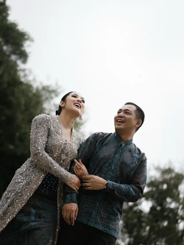 Ade Govinda Resmi Menikahi Indi Arisa dengan 3 Maskawin, Dari Logam ...