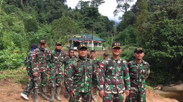 Potret Prajurit TNI Penjaga Perbatasan yang Bikin Bangga - News Liputan6.com