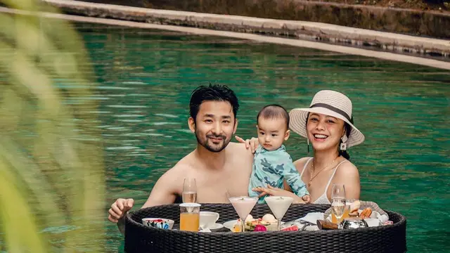 Sederet Potret Mesra Whulandary Herman Rayakan Ulang Tahun Pernikahan ...