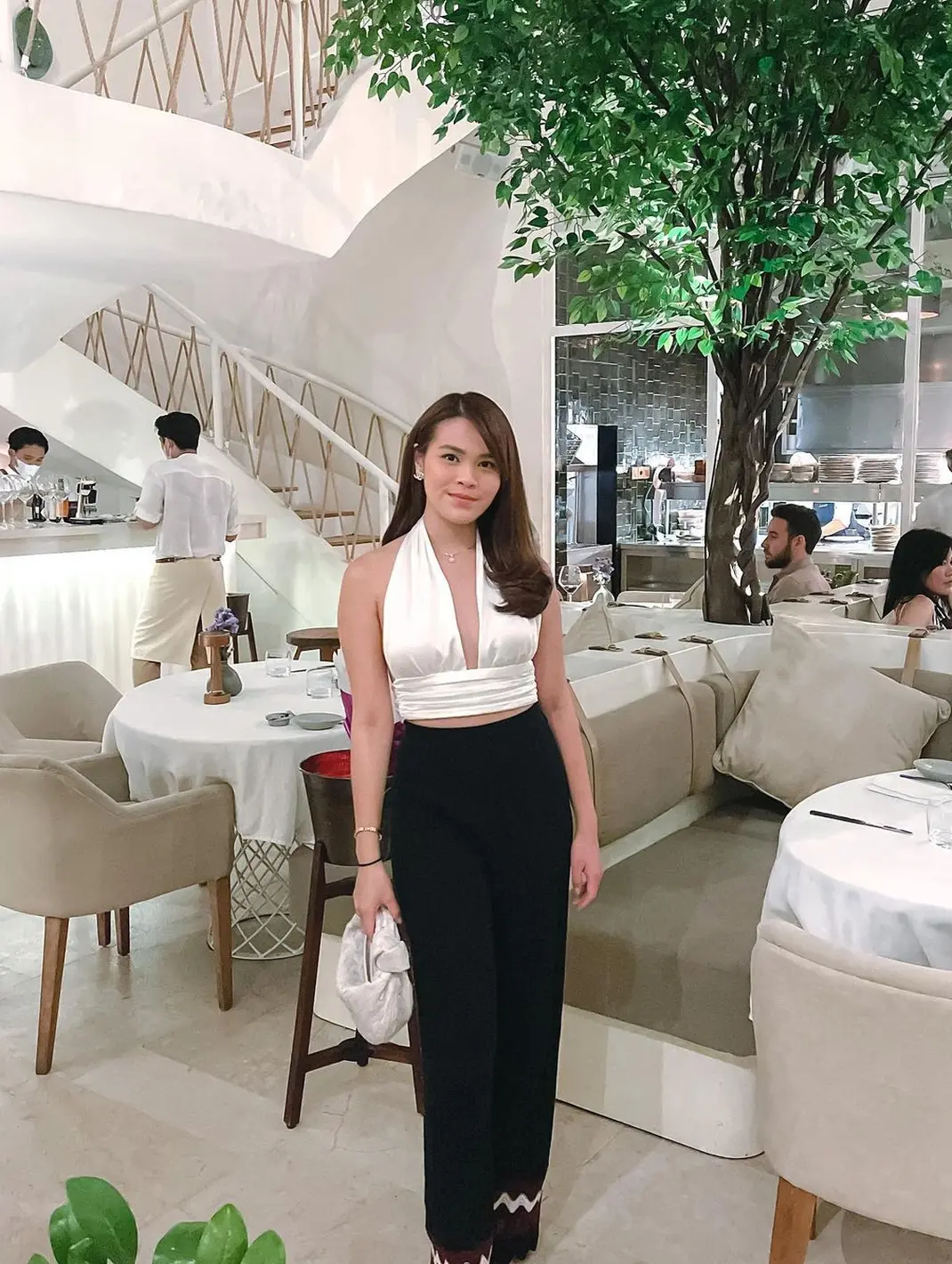 10 Gaya Elegan Chen Giovani Soetanto, Calon Mantu Hotman Paris dengan ...