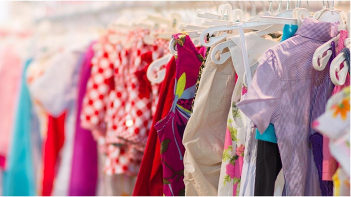 5 Warna Pakaian Yang Bikin Mood Tetap Happy - Beauty Fimela.com