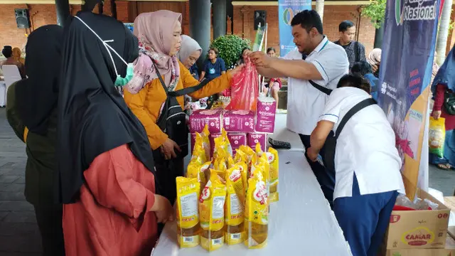 Jelang Lebaran Warga Purwakarta Antusias Serbu Gerakan Pangan Murah