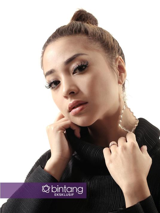 8 Artis Indonesia yang Dianugerahi Bibir Seksi - Photo Fimela.com
