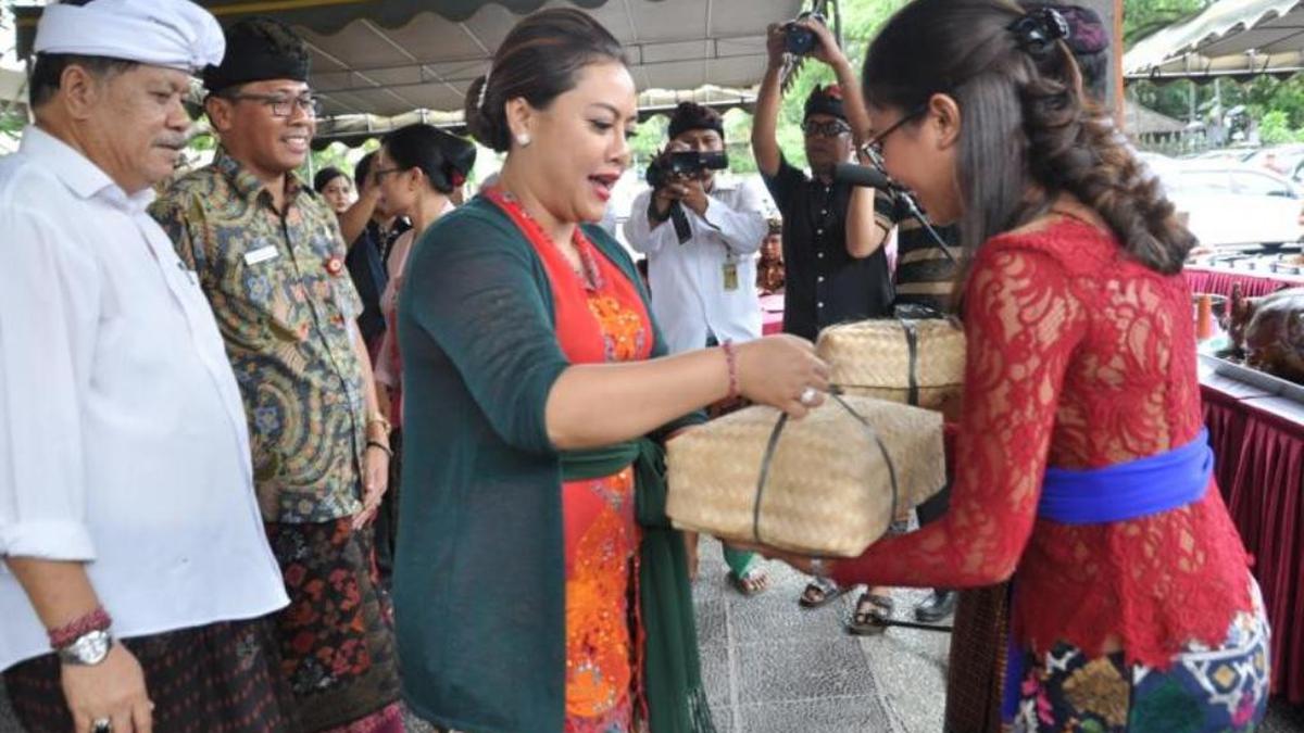 Pemkab Tabanan Ringankan Derita Peternak dan Masyarakat Karena Virus ...