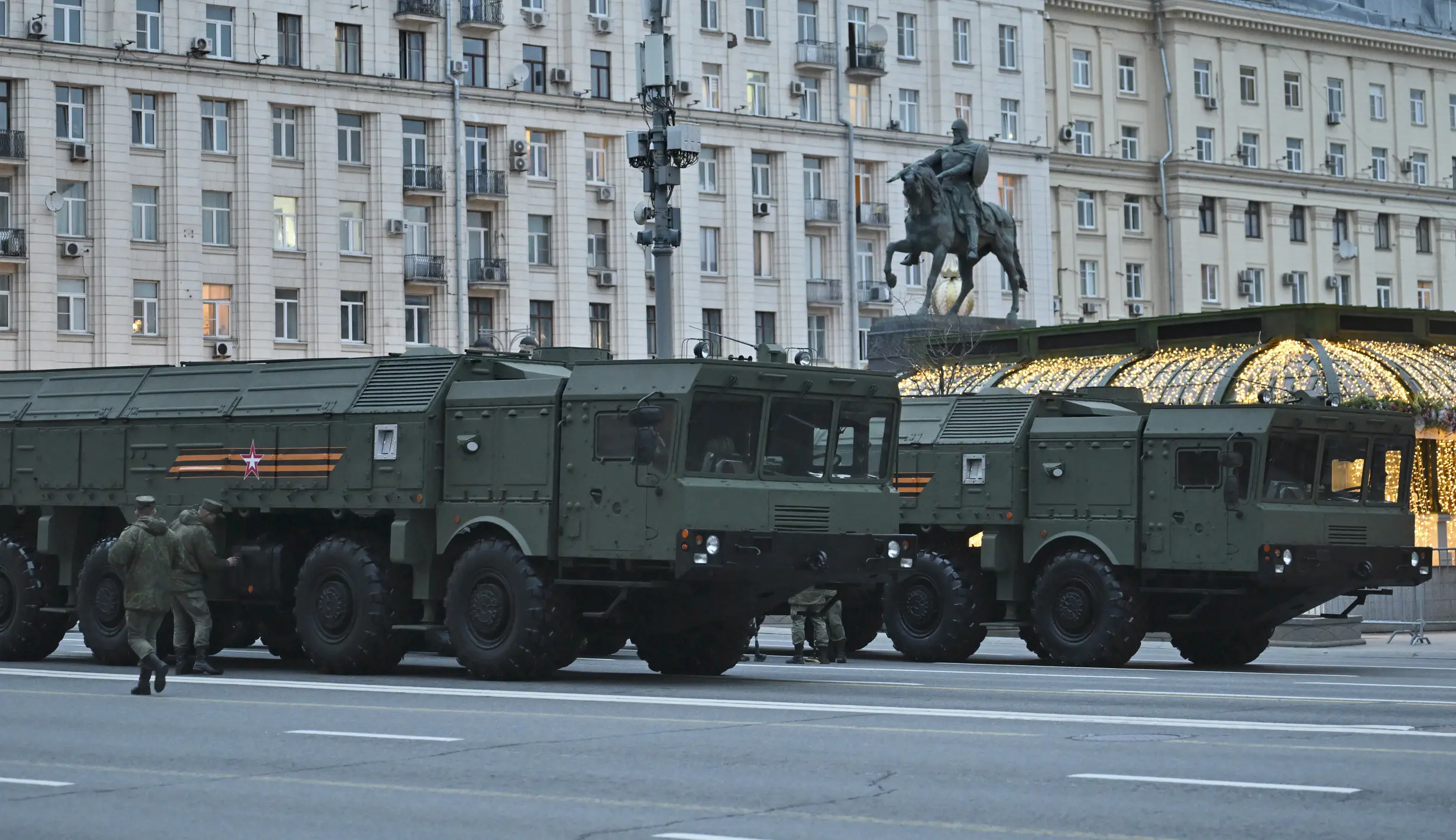 Saat Rusia Gladi Parade Militer Jelang Victory Day - Foto Liputan6.com