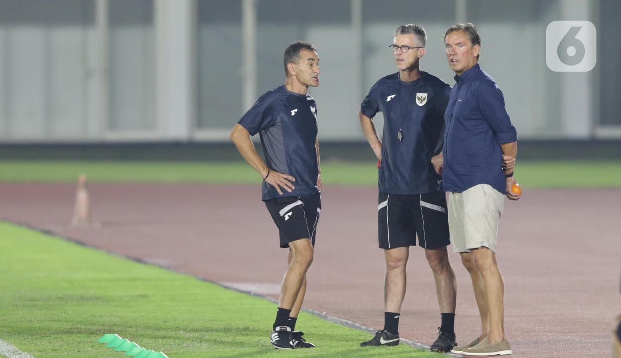 Jelang Hadapi Filipina di Piala AFF U-23 2025, Alex Pastoor Pantau ...
