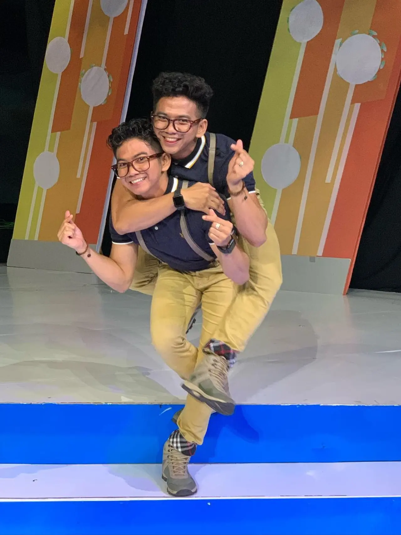 7 Potret Terbaru Rizki dan Ridho D'Academy dengan Rambut Keriting, Curi ...