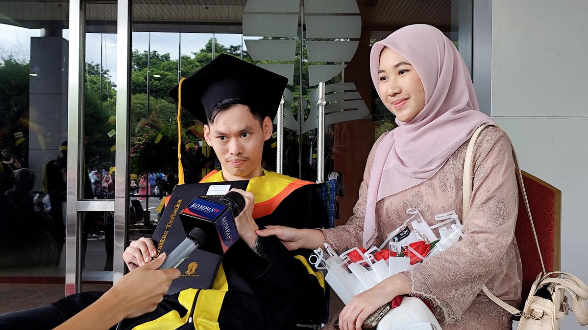 Inspiratif, Penyandang Disabilitas Tuna Daksa Jadi Salah Satu Lulusan ...
