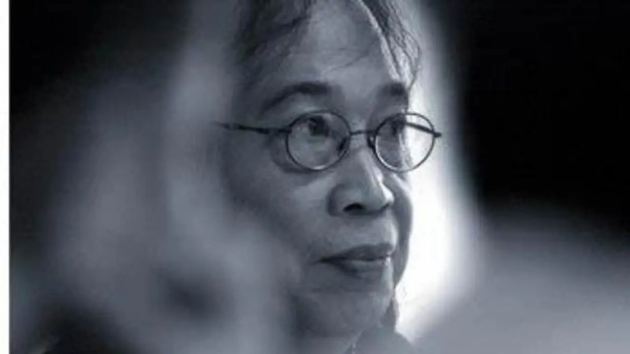 Legenda Musik Indonesia, Ini 5 Fakta Tentang Chrisye - Entertainment ...