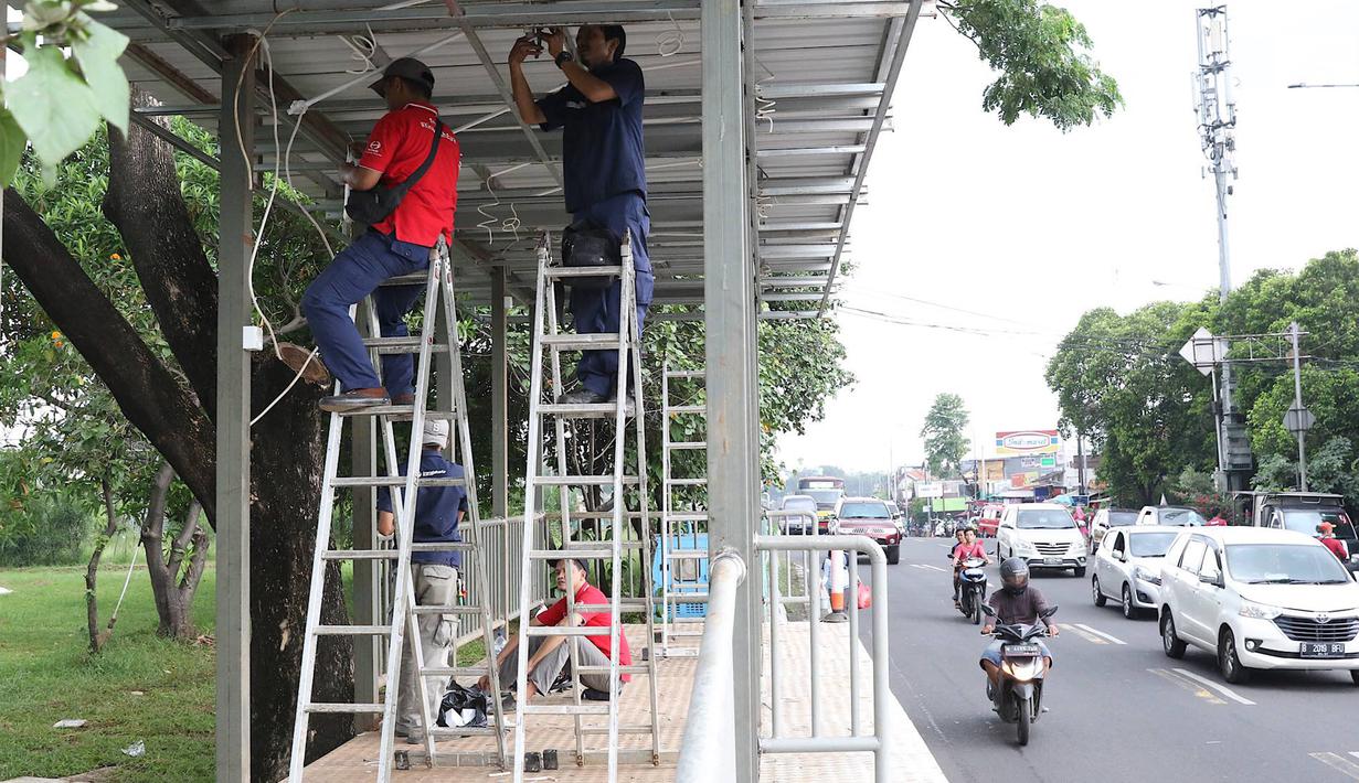 FOTO: Permudah Akses, Halte Transjakarta Dibangun di Kampung Rambutan ...