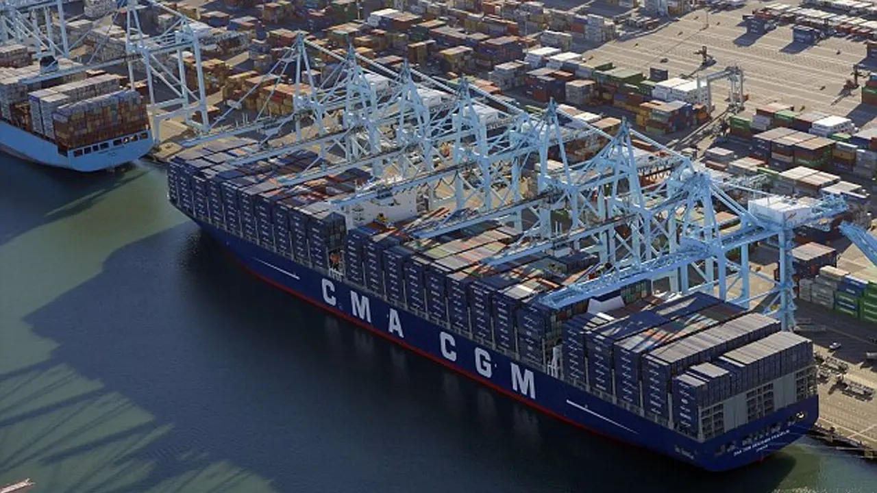 Kapal Kontainer Terbesar di Dunia Bakal Berlabuh di AS - Global Liputan6.com