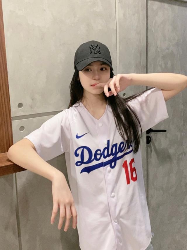 7 Potret Jazzlyn Trisha JKT48, Anggota Termuda yang Baru Lulus SD