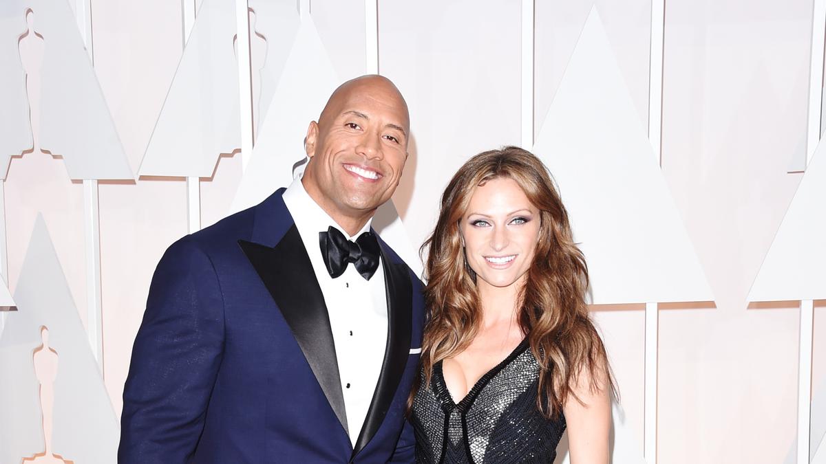 Dwayne Johnson Unggah Foto Perdana Putrinya - Entertainment Fimela.com