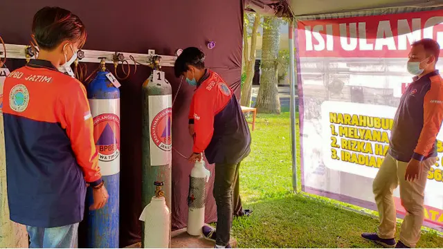Baru Dibuka Layanan Isi Oksigen Gratis di Malang Langsung Diserbu Warga