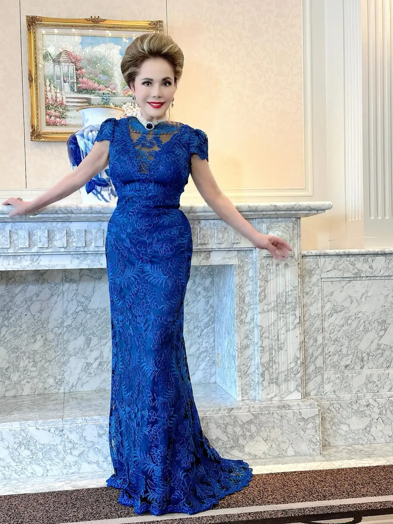 8 Model Dress Brokat Dewi Soekarno, Gaya Elegan Klasik yang Memesona di ...