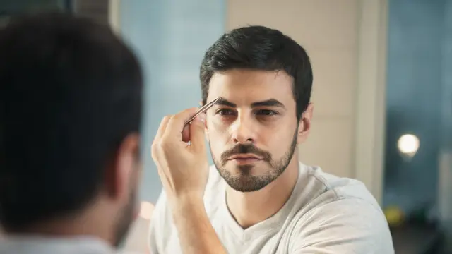 Jerawat di Alis Pria, Ketahui Penyebab dan Cara Mengatasinya - Health ...