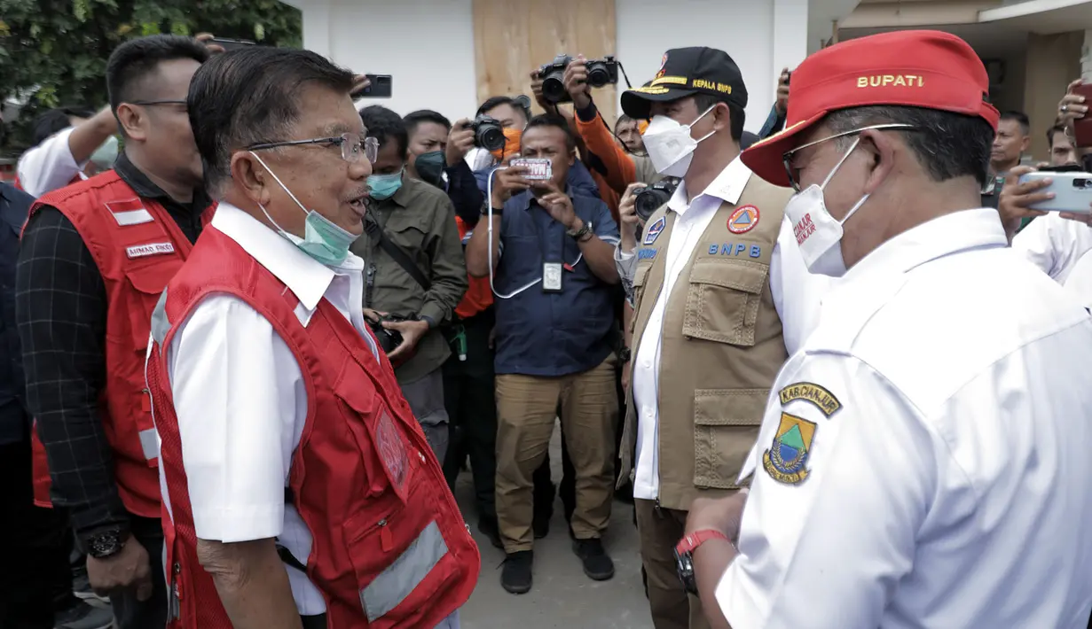 Ketua Umum PMI Jusuf Kalla Tinjau Lokasi dan Korban Gempa Cianjur - Foto Liputan6.com